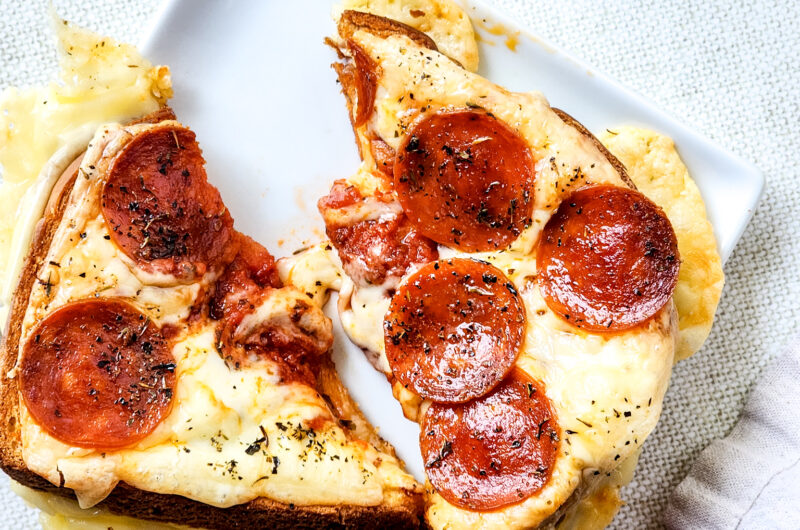 Pizza Toast Recipe - Deirdra Monet's Lifestyle Blog