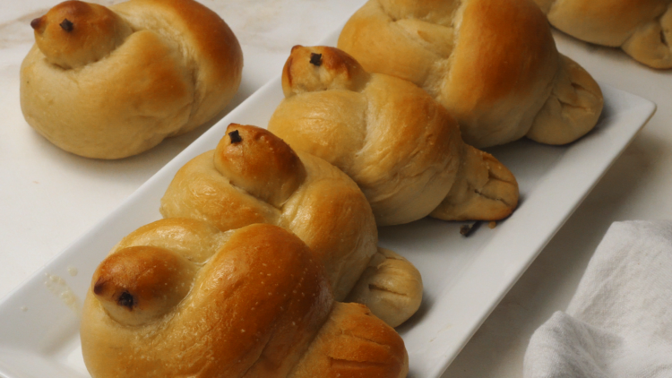 Sweet Dinner Rolls (Bird Shaped) - Deirdra Monet's Lifestyle Blog